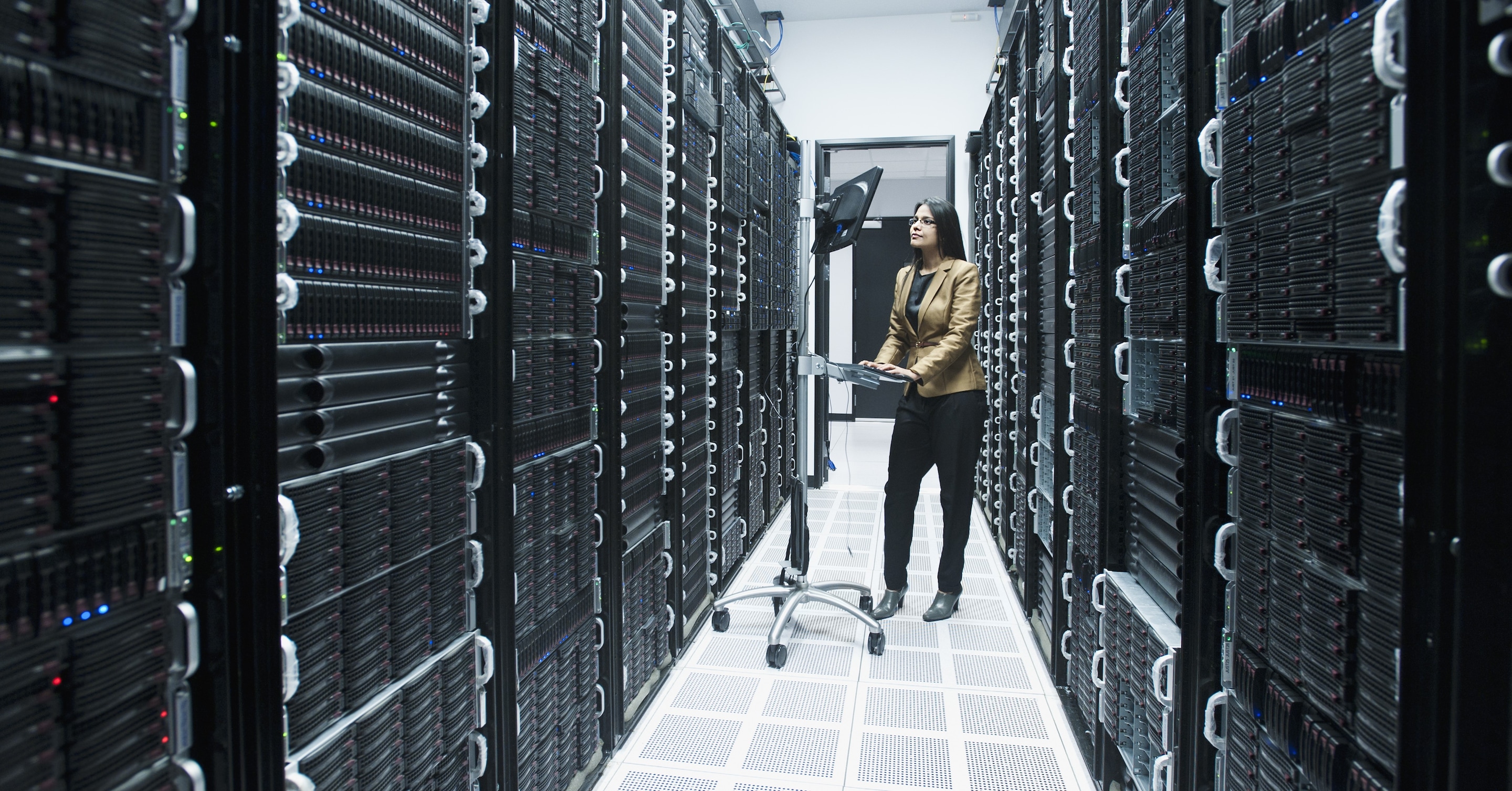 Enabling automated EVPN connectivity for data center fabrics | Nokia